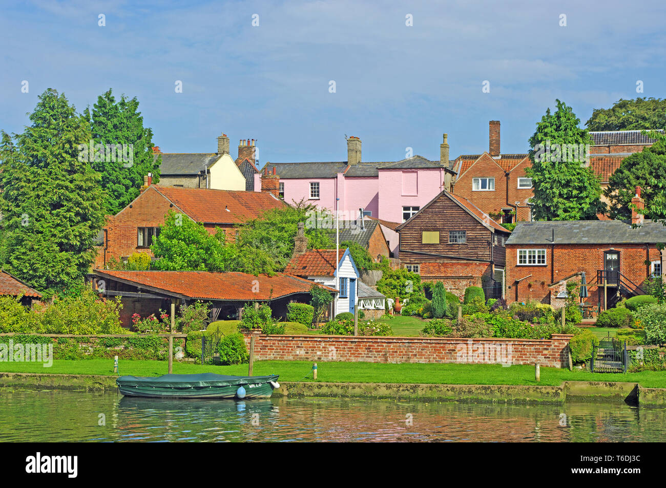 House, River Waveney, Beccles, Suffolk Stock Photo - Alamy