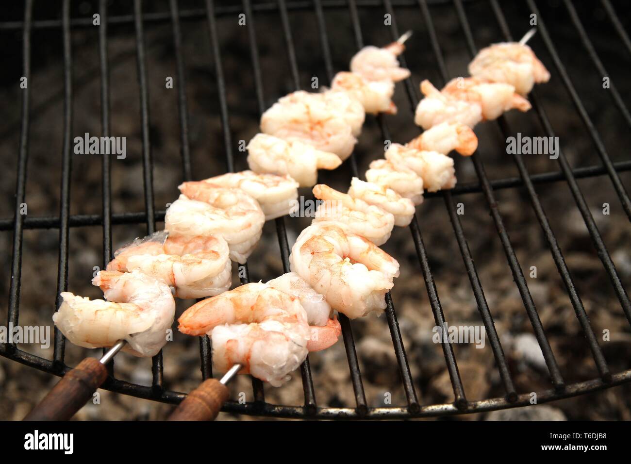 Shrimp skewer hi-res stock photography and images - Alamy