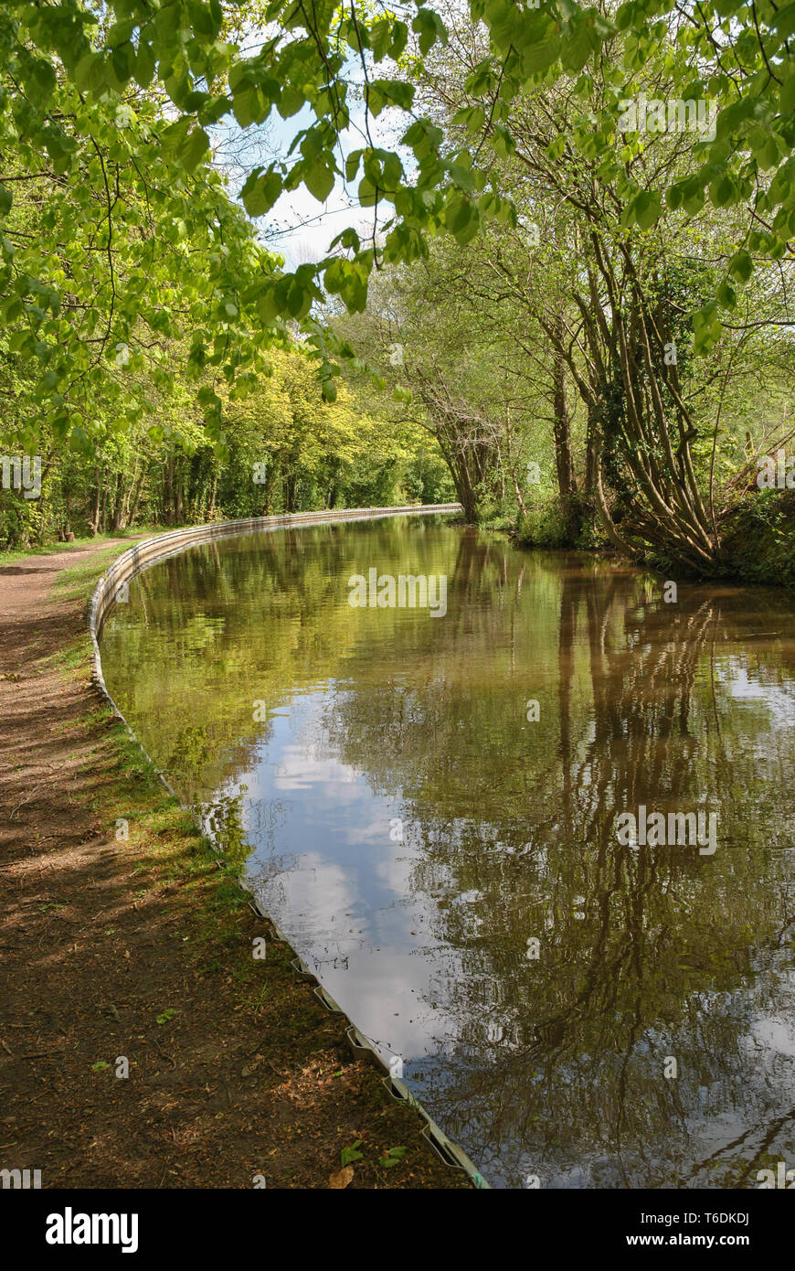 English waterway hi-res stock photography and images - Alamy