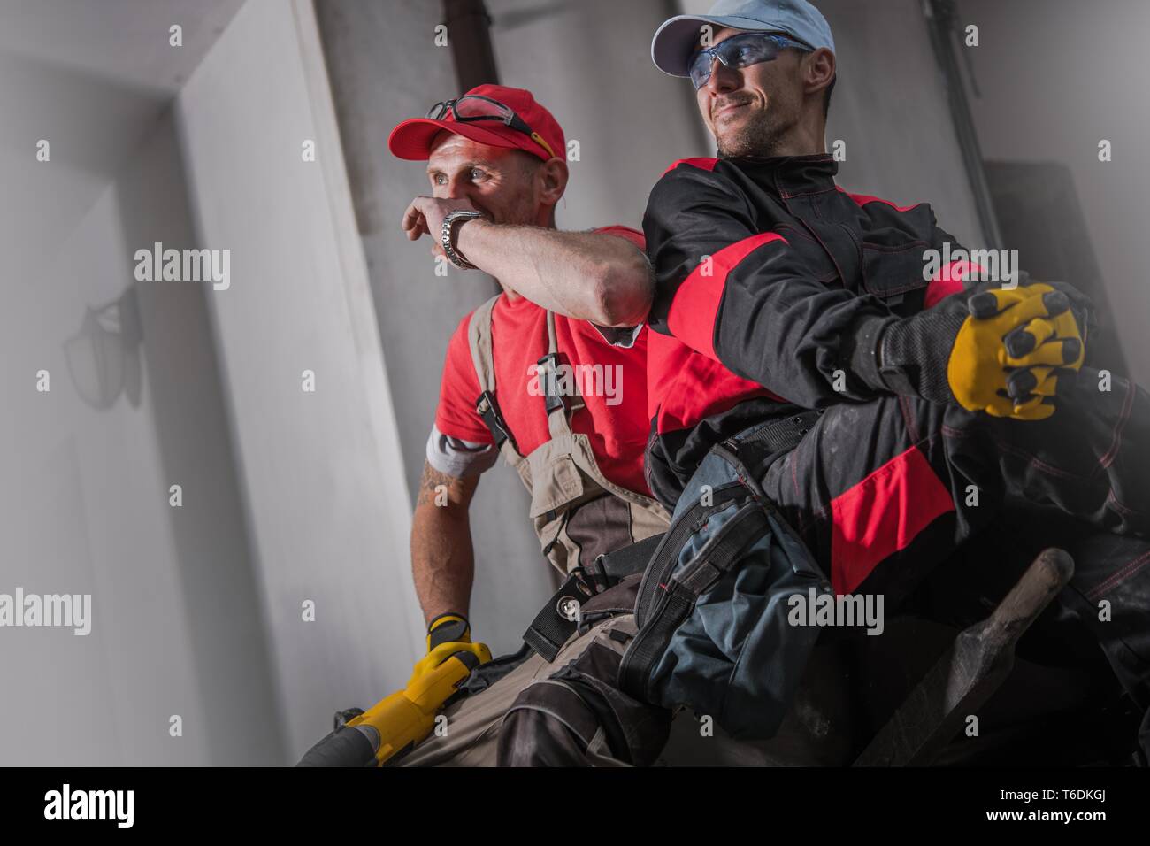 Friends construction workers hi-res stock photography and images - Alamy