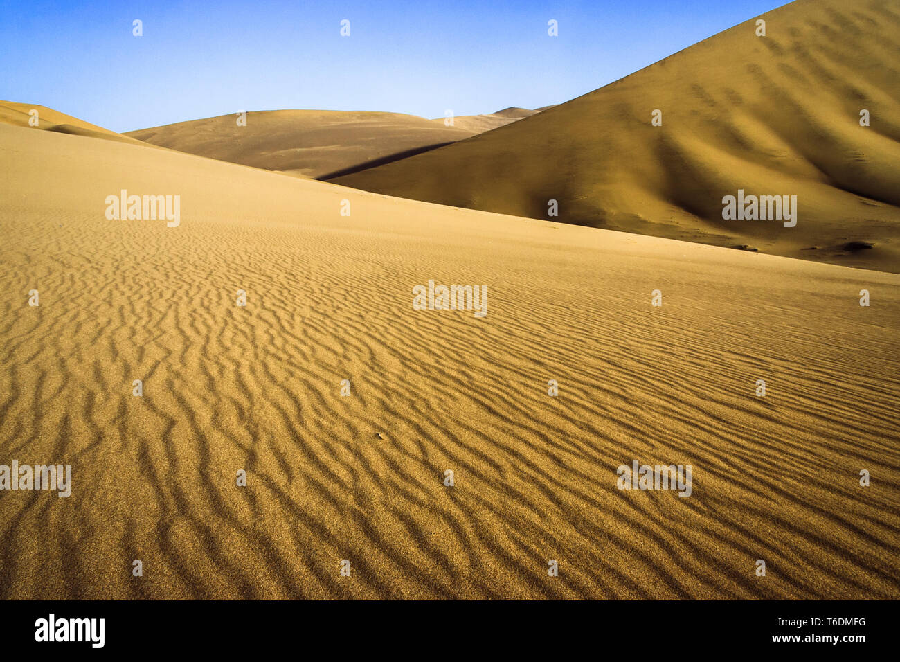 Dunhuang, Gansu Province, China : The so called Singing Sand Dunes of ...