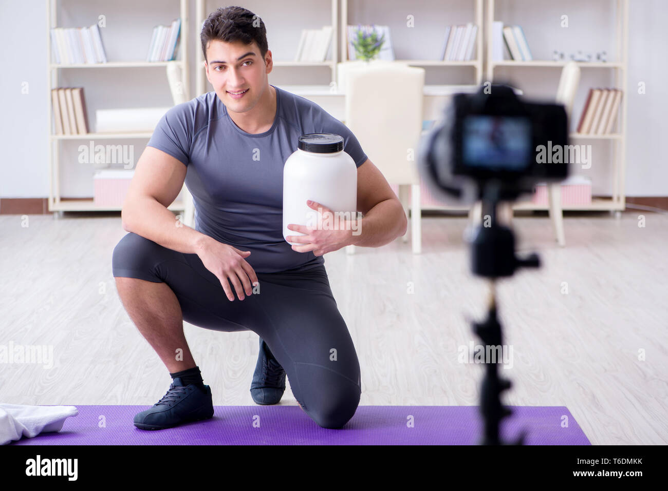 Filming in gym hi-res stock photography and images - Alamy