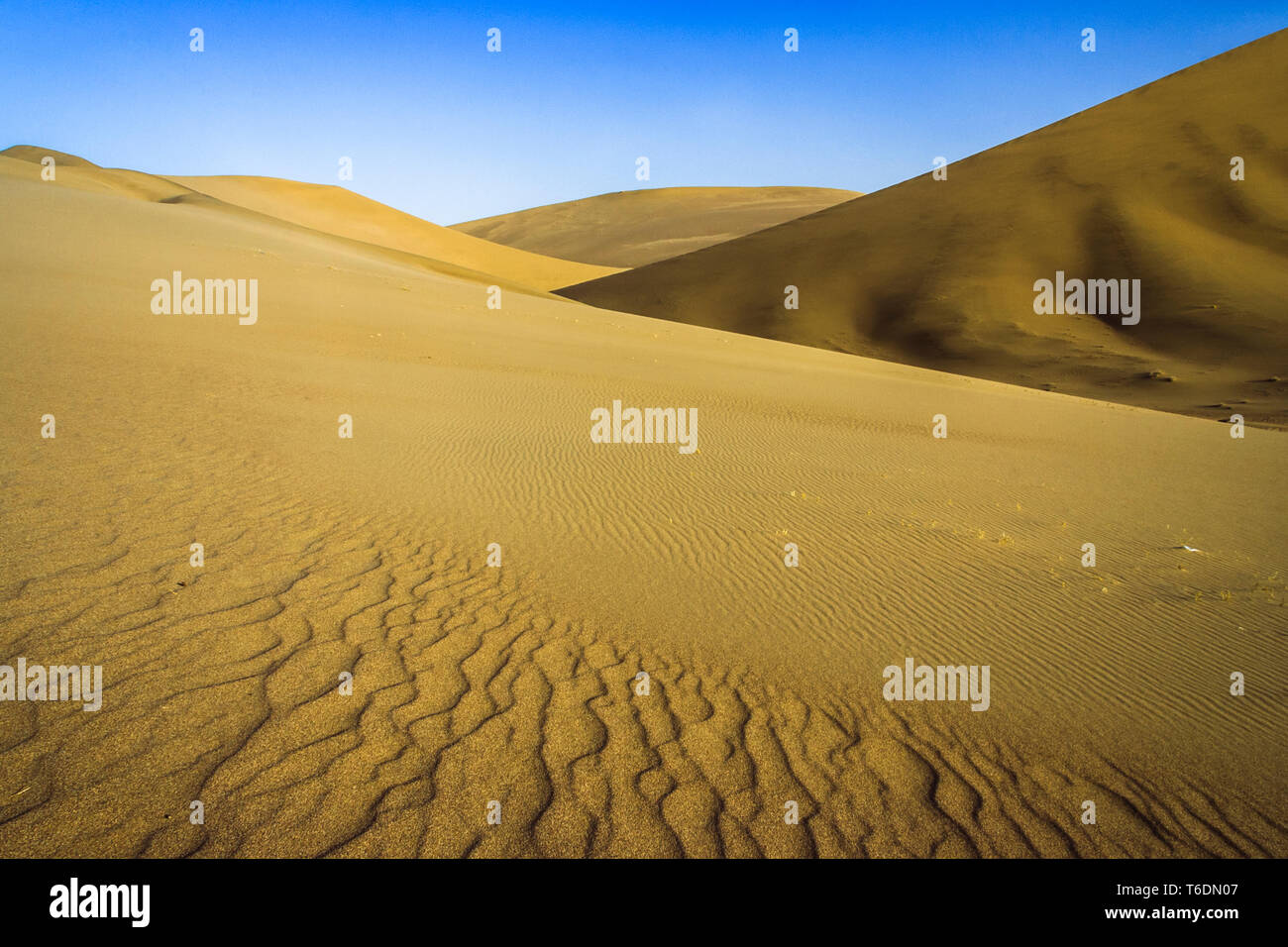 Dunhuang, Gansu Province, China : The so called Singing Sand Dunes of ...