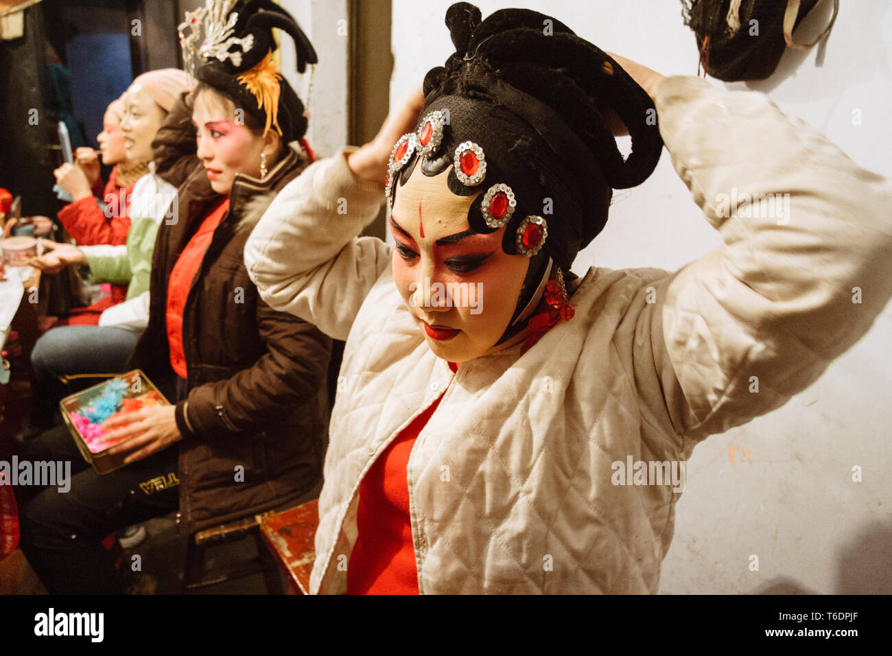 Chengdu, Sichuan province, China : Sichuanese opera actresses make up ...