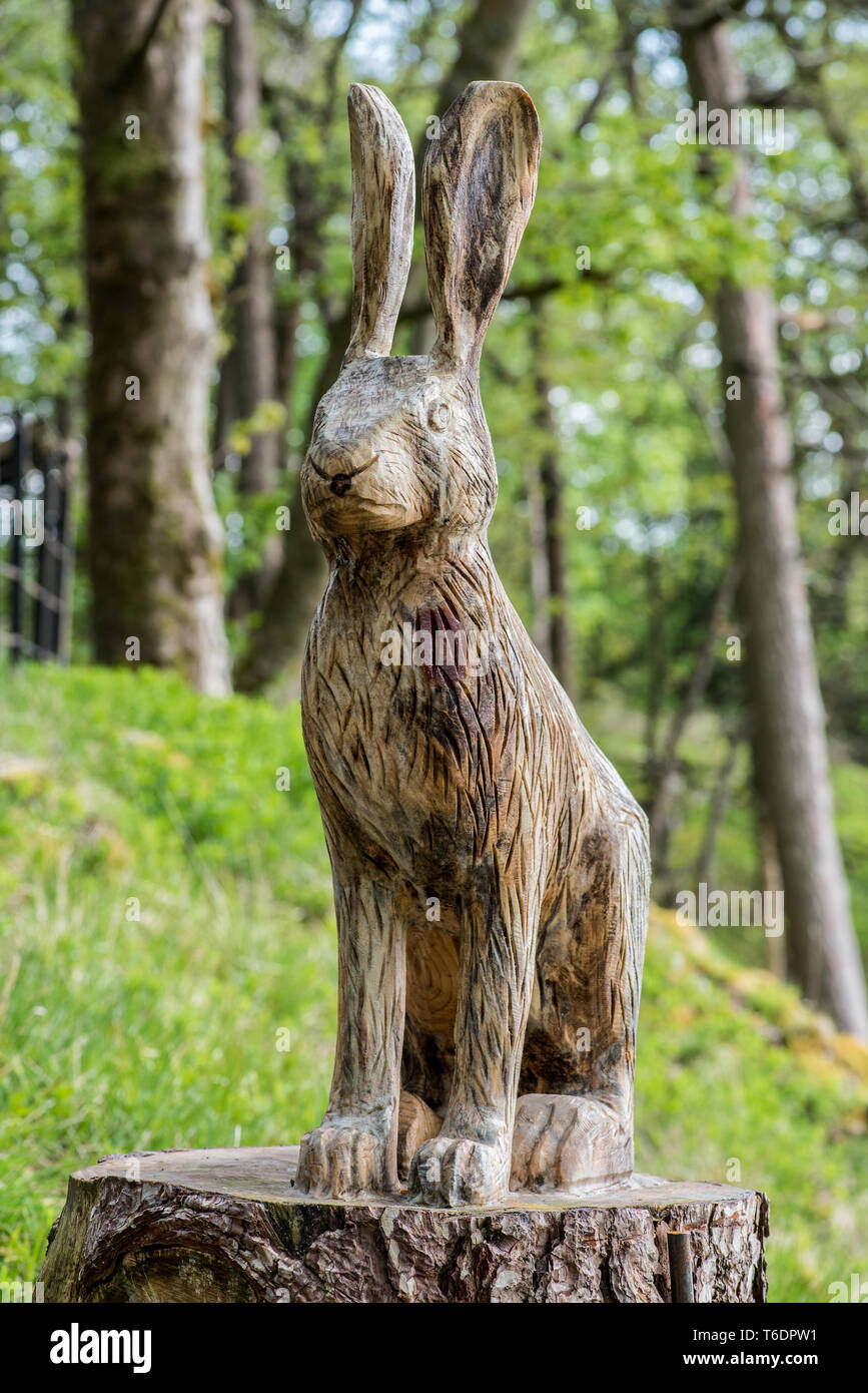 Wood carving hare hi-res stock photography and images - Alamy