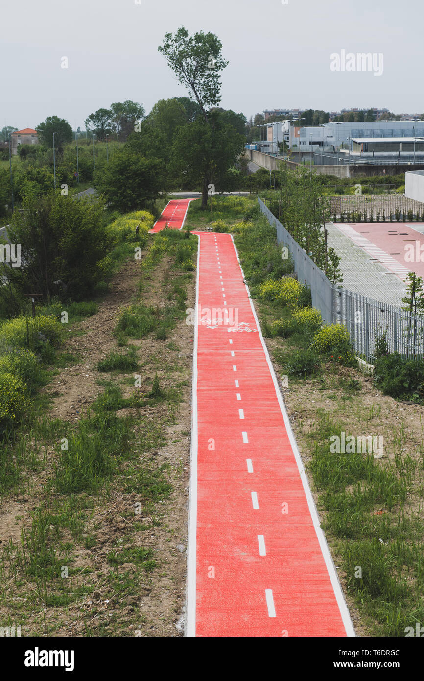Red cycle hi-res stock photography and images - Alamy