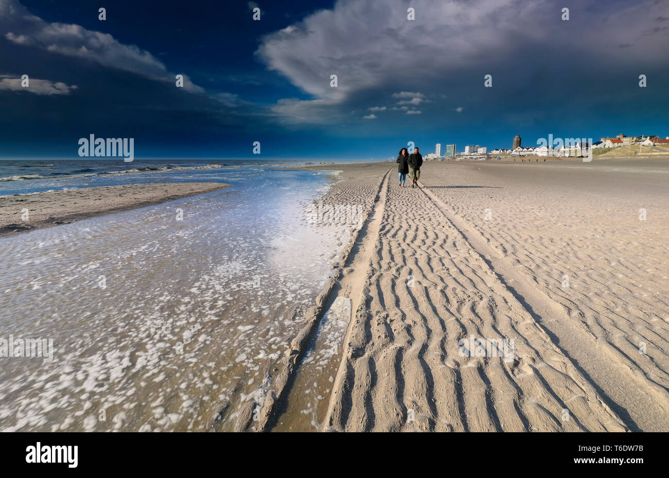 Track on the beach hi-res stock photography and images - Alamy