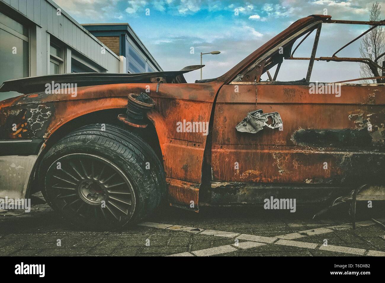 Burnt motor vehicle hi-res stock photography and images - Alamy