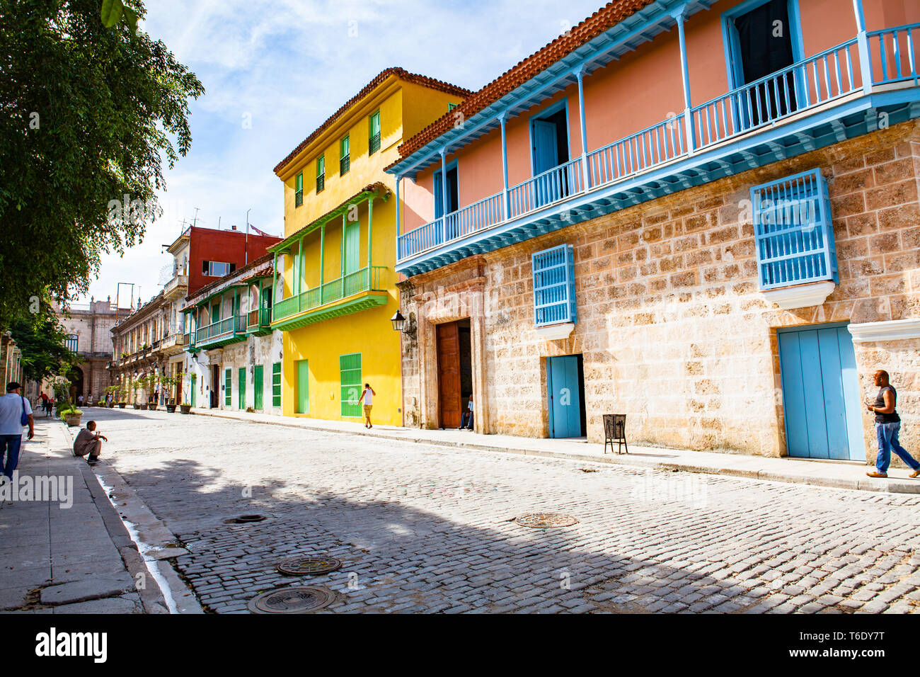 Caribbean traditional ancient houses hi-res stock photography and ...