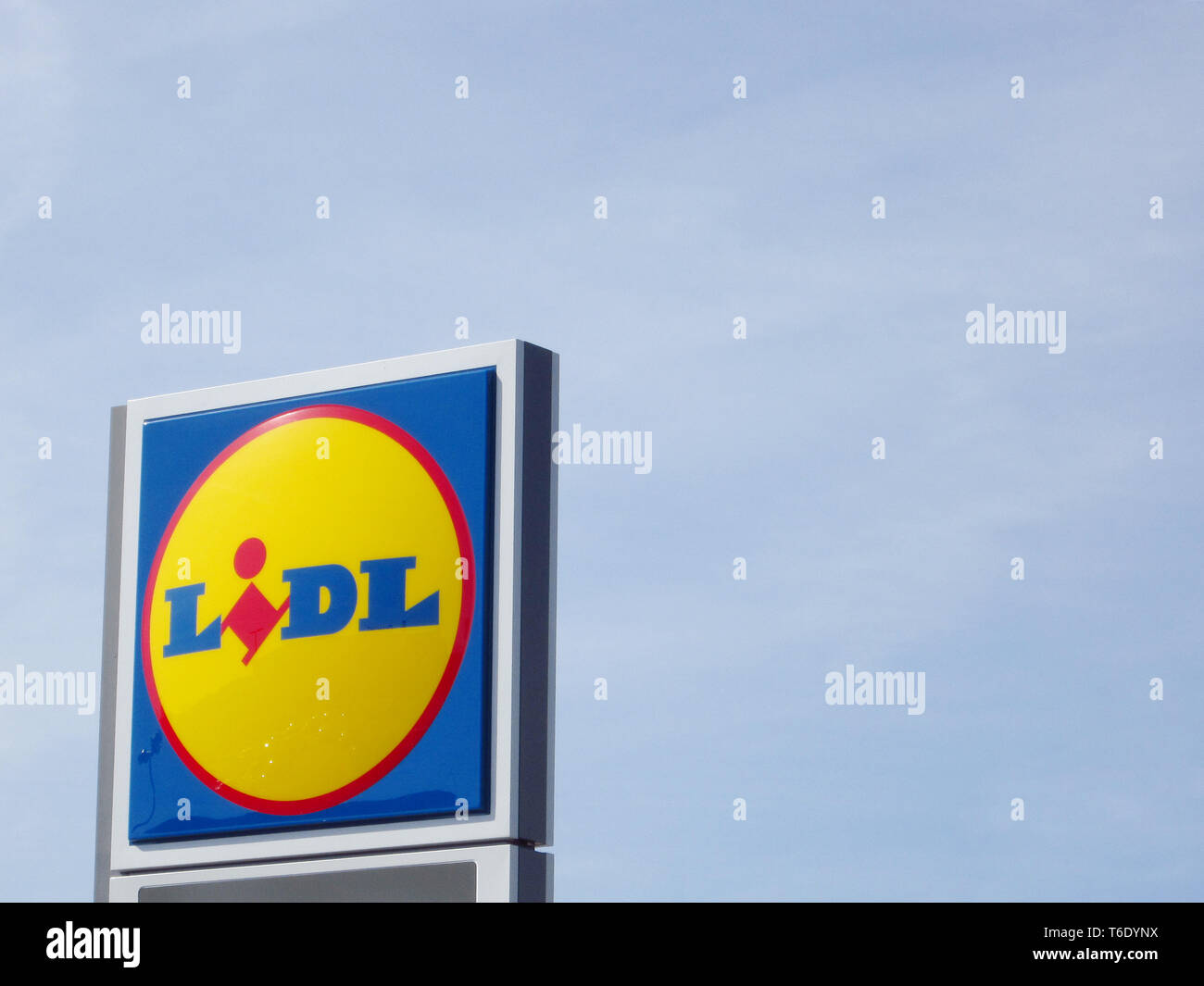 Lidl logotype hi-res stock photography and images - Alamy