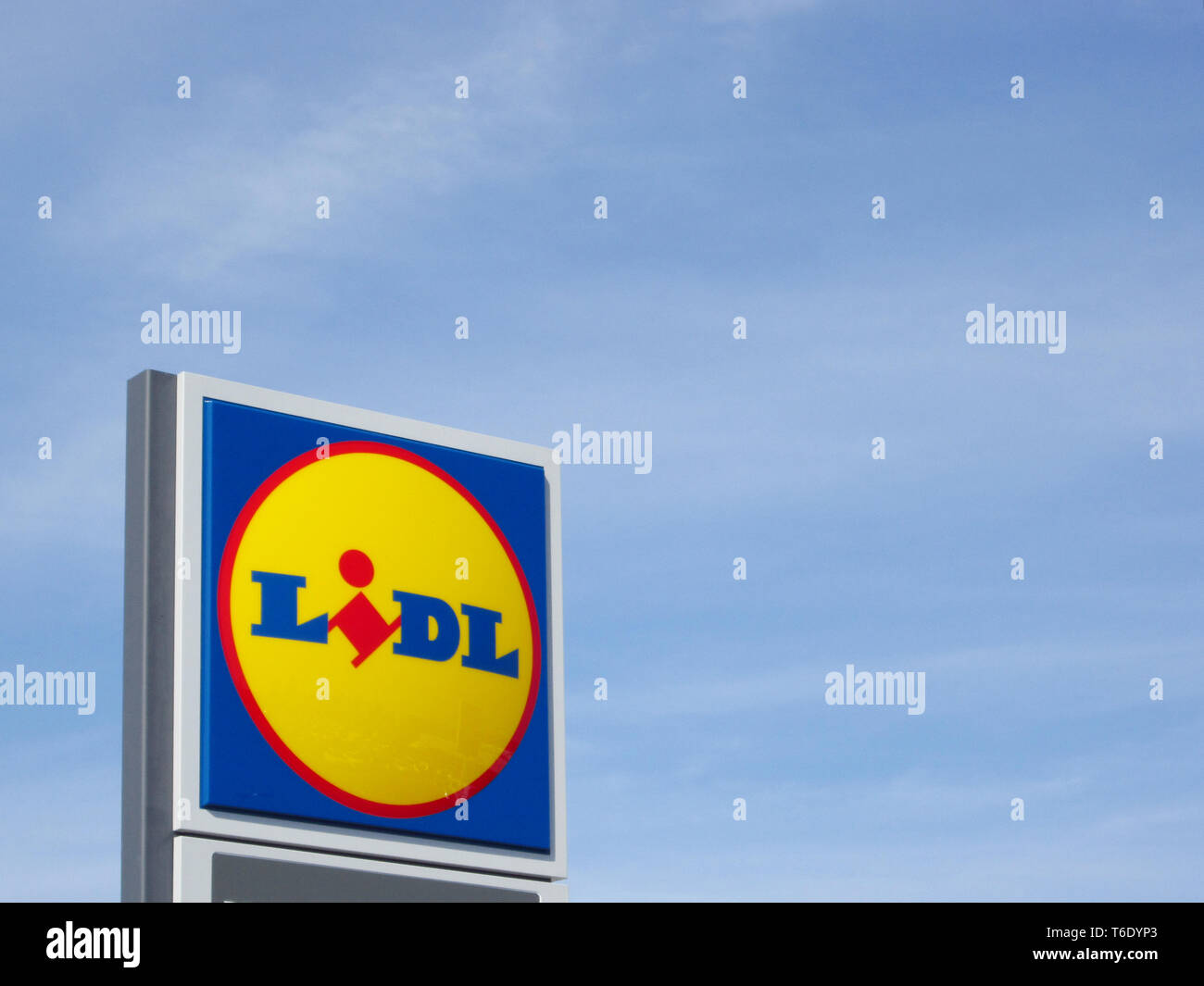 Lidl logotype hi-res stock photography and images - Alamy
