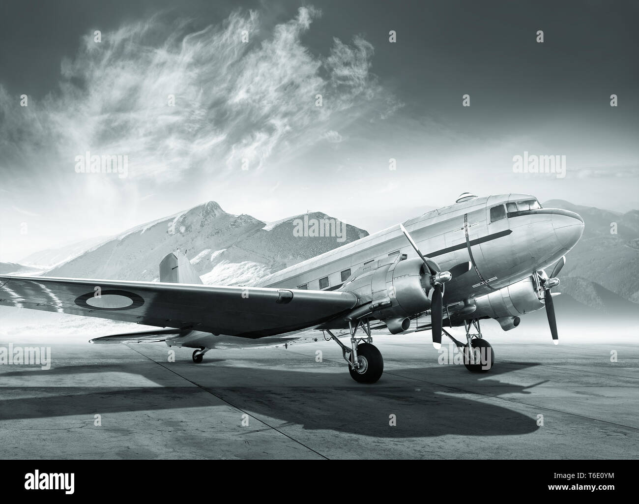 Old timer aircraft hi-res stock photography and images - Alamy