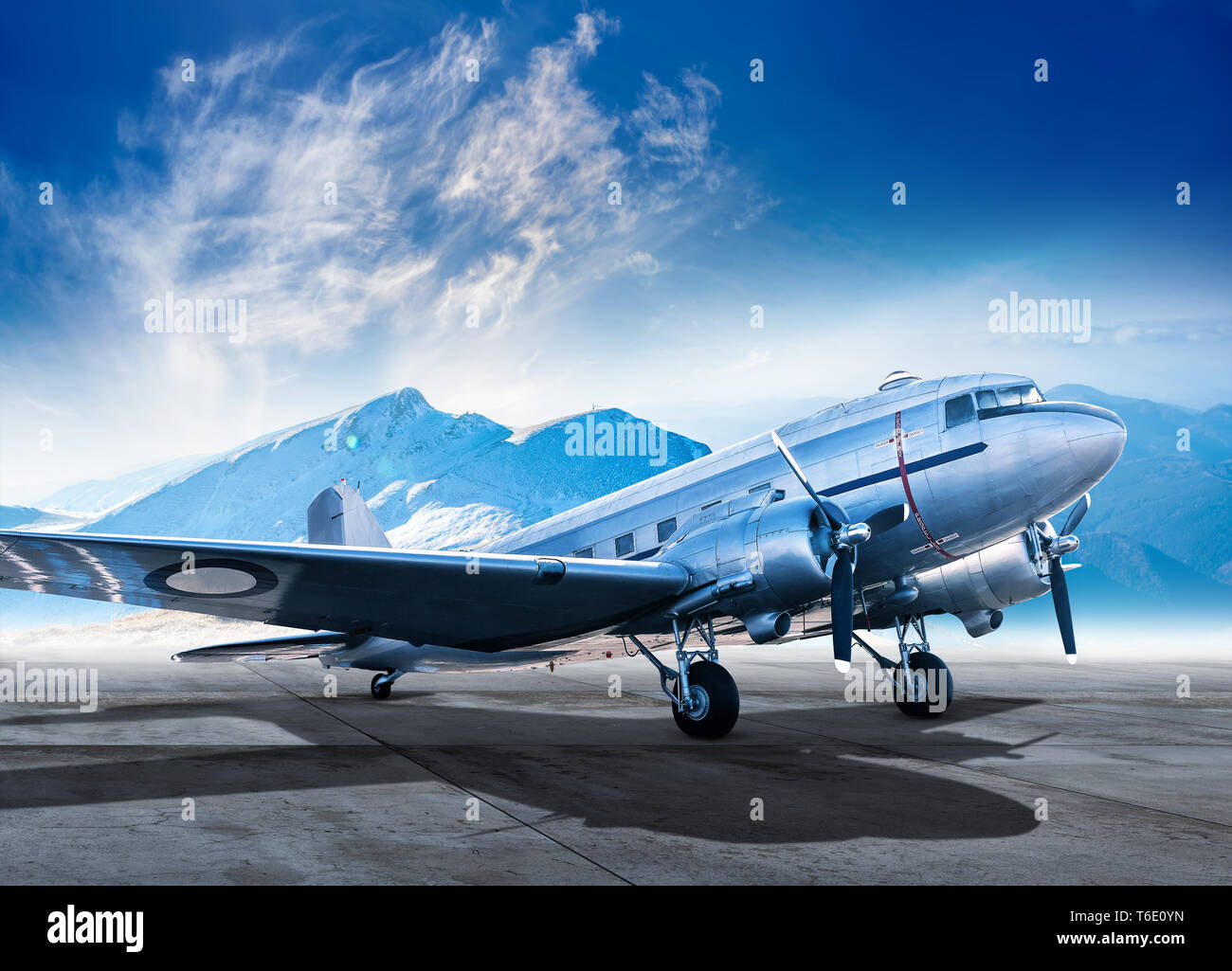 Old timer aircraft hi-res stock photography and images - Alamy
