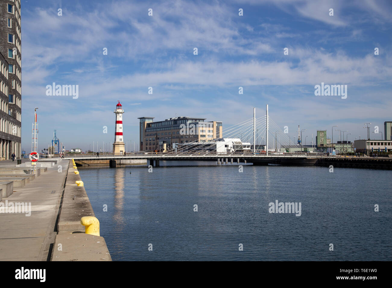 Lighthouse and University Bridge in Malmo Harbour Stock Photo - Alamy