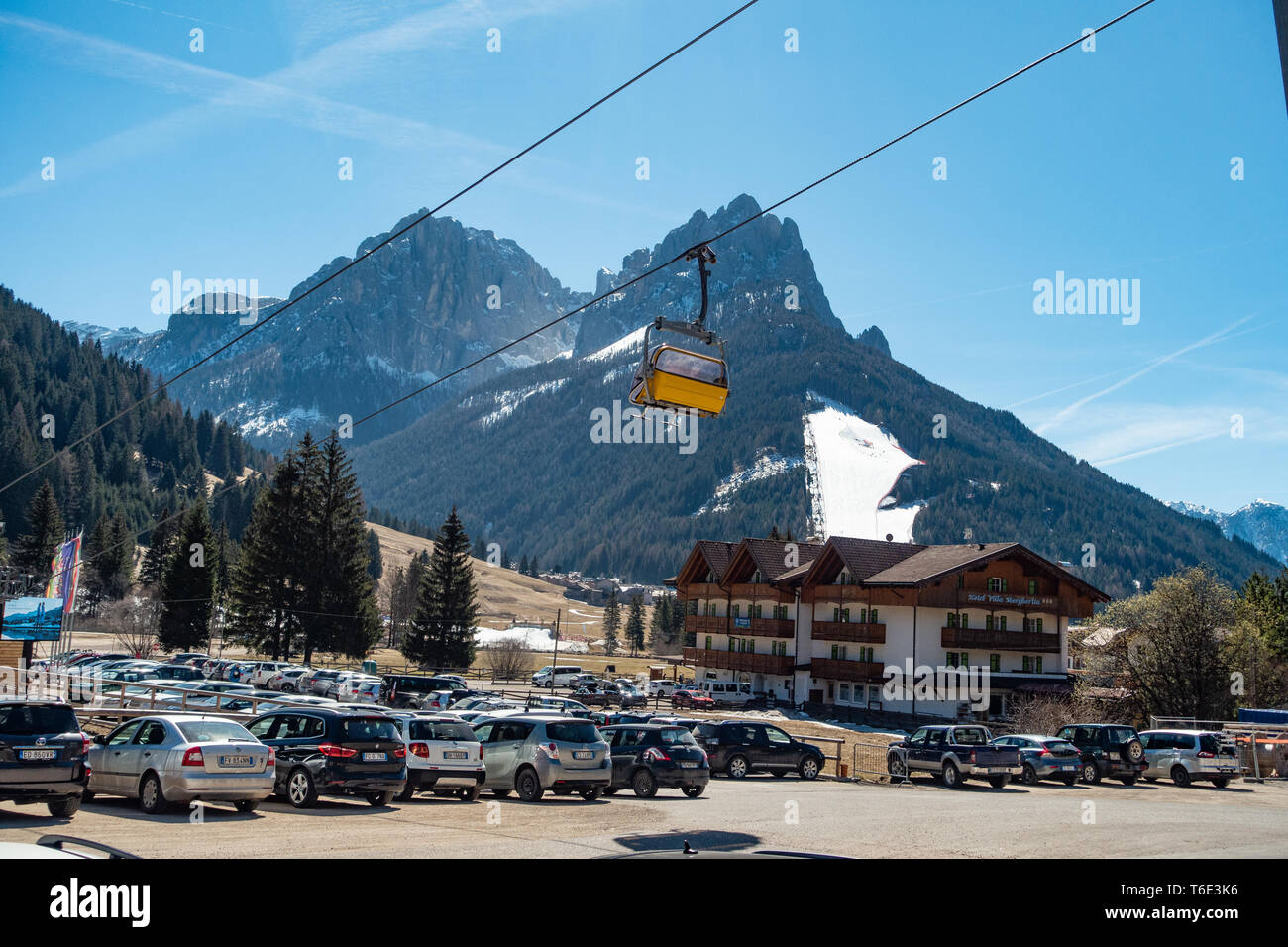 Canazei ski lift hi-res stock photography and images - Alamy