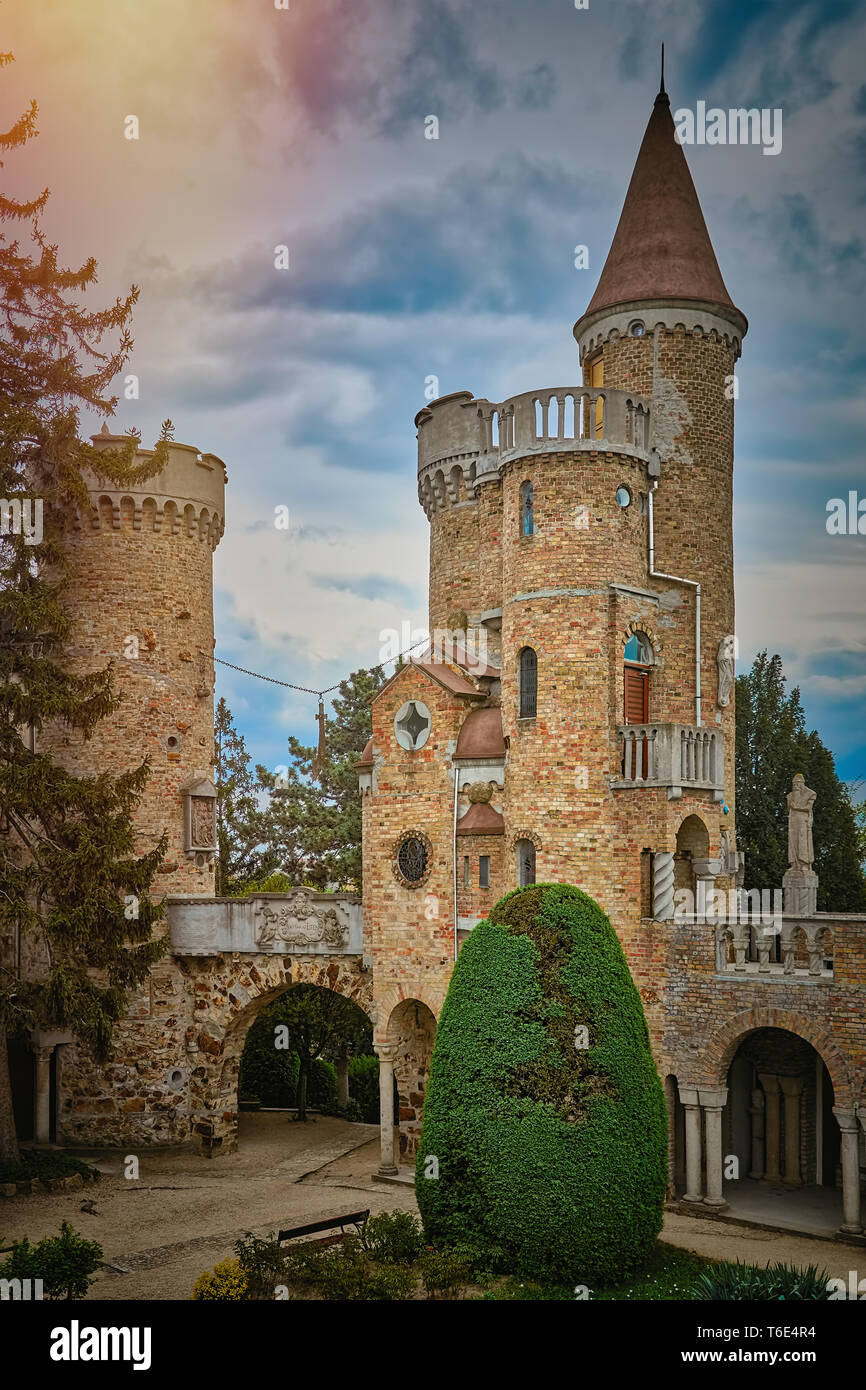 Castle in hungary hi-res stock photography and images - Alamy