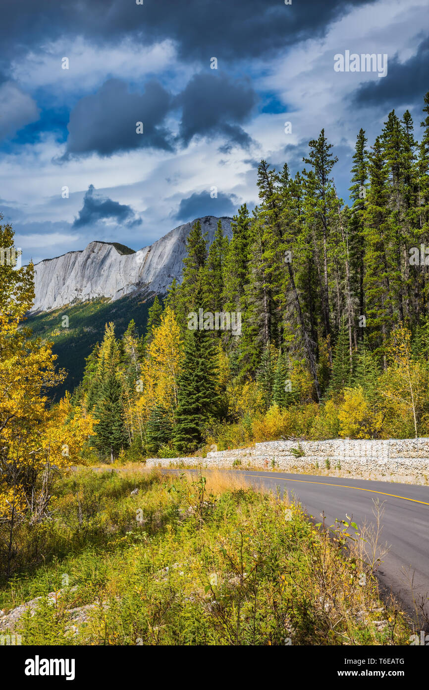 Between mountain hi-res stock photography and images - Alamy