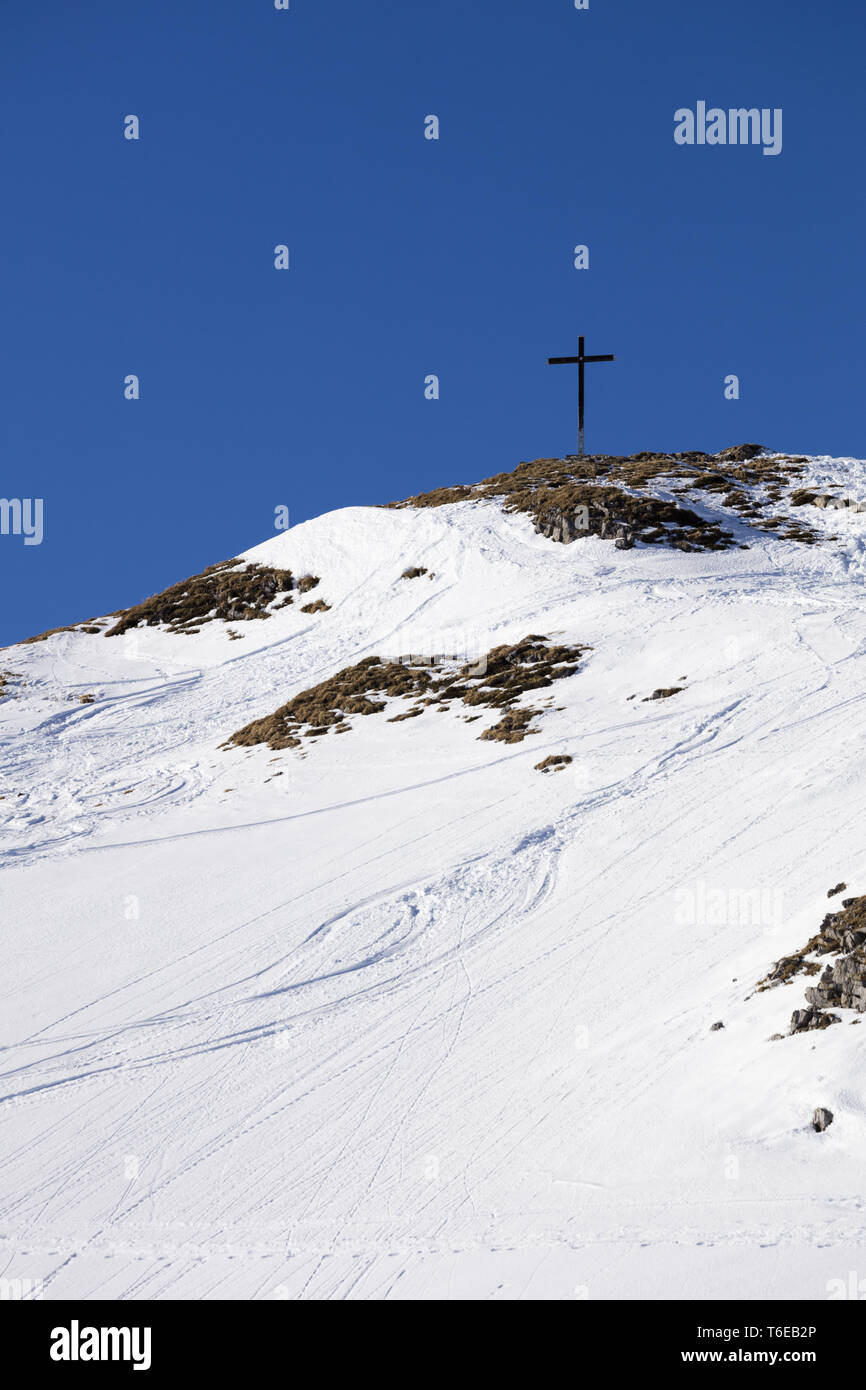 Cross on summit mountain hi-res stock photography and images - Alamy