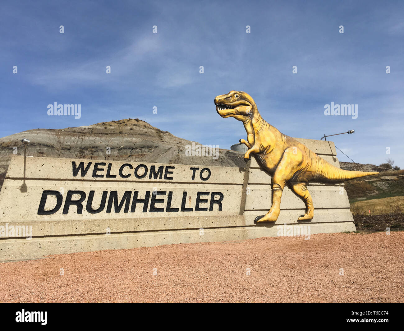 Drumheller, Alberta, Canada 18. April 2019: World's largest dinosaur ... Drumheller, Alberta, Canada 18. April 2019: World's largest dinosaur ...