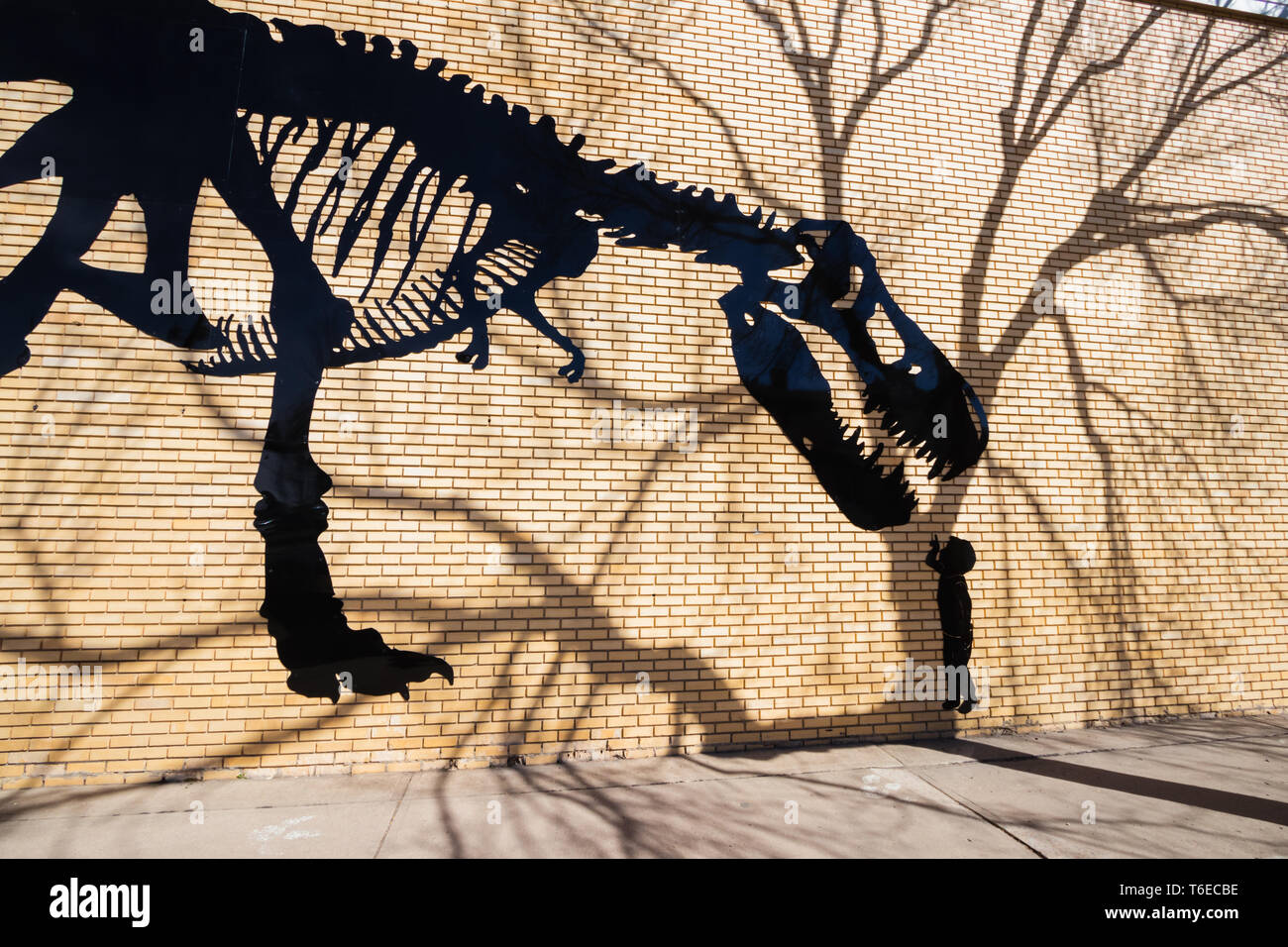 Drumheller, Alberta, Canada 18. April 2019: World's largest dinosaur ... Drumheller, Alberta, Canada 18. April 2019: World's largest dinosaur ...
