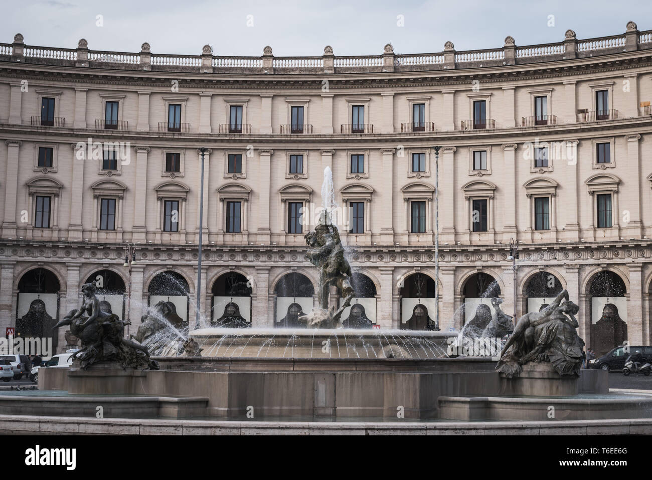 Famous monuments rome hi-res stock photography and images - Alamy