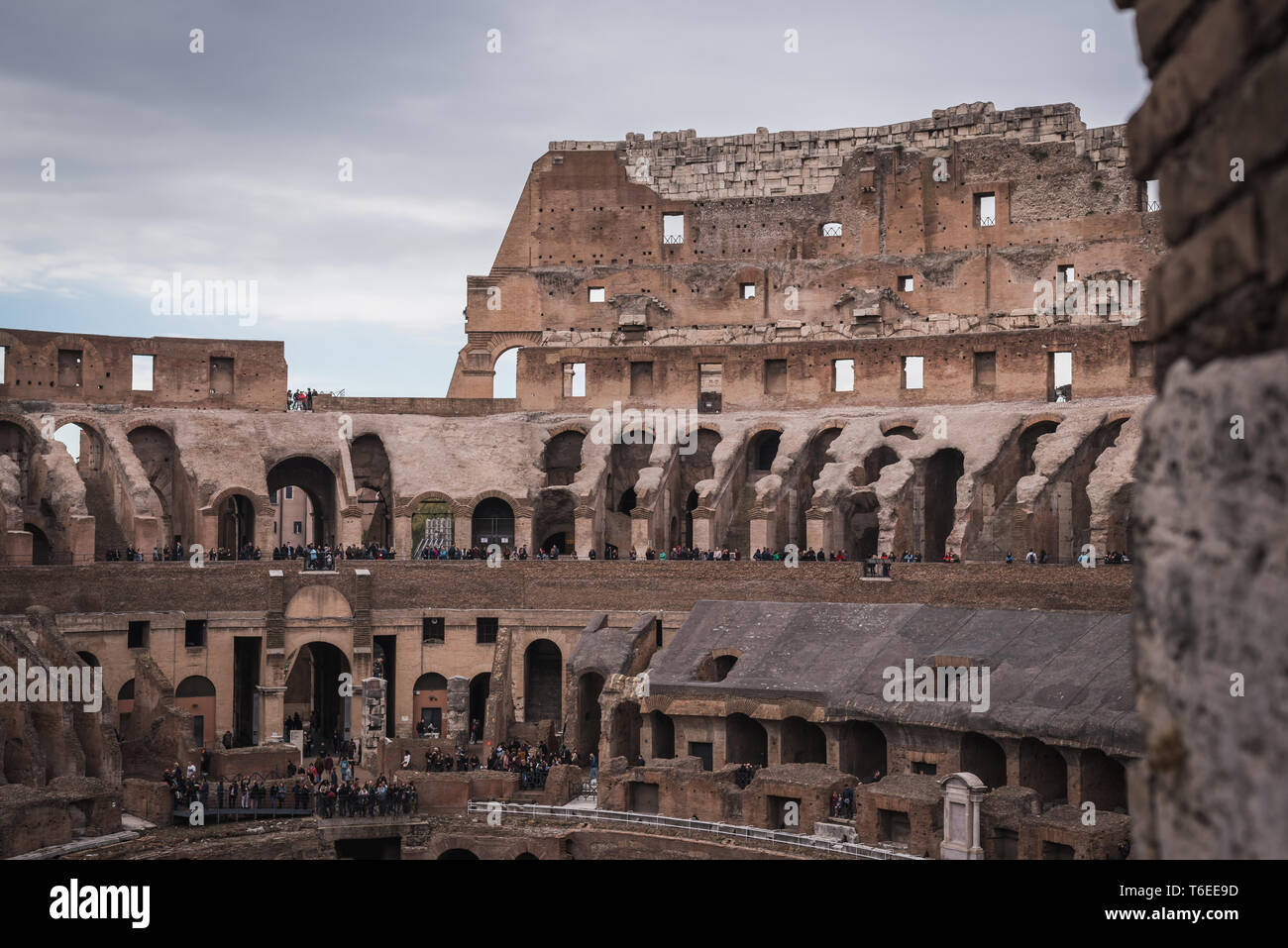 Roman arch with keystone hi-res stock photography and images - Alamy