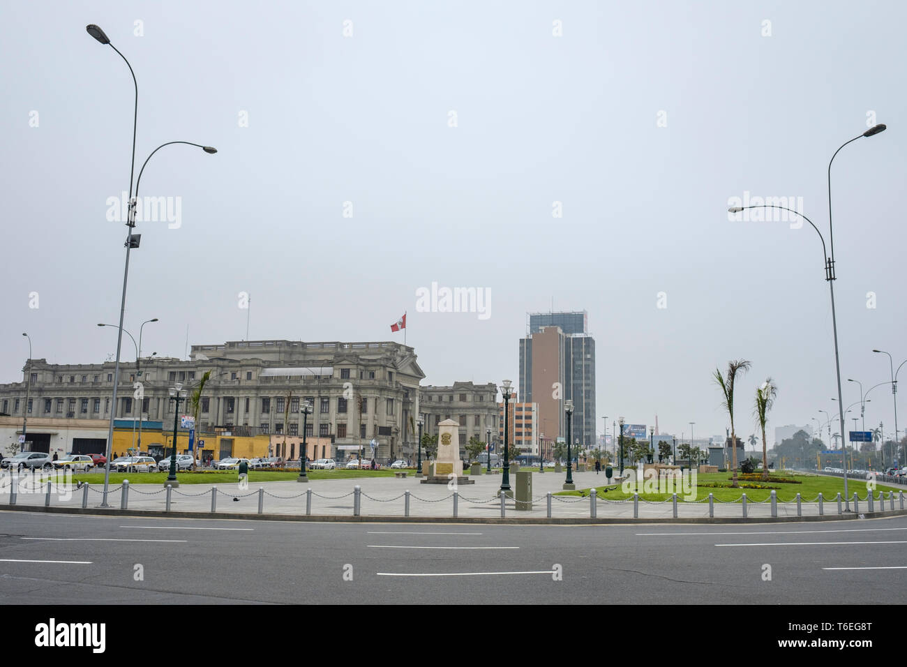 Streets and pollution fog in Lima, Peru Stock Photo - Alamy