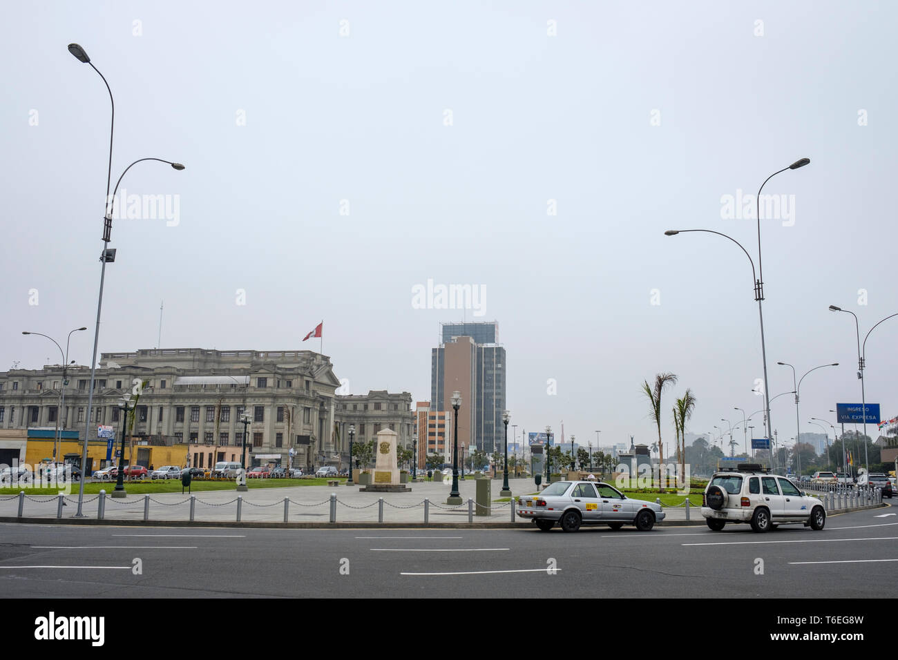 Streets and pollution fog in Lima, Peru Stock Photo - Alamy