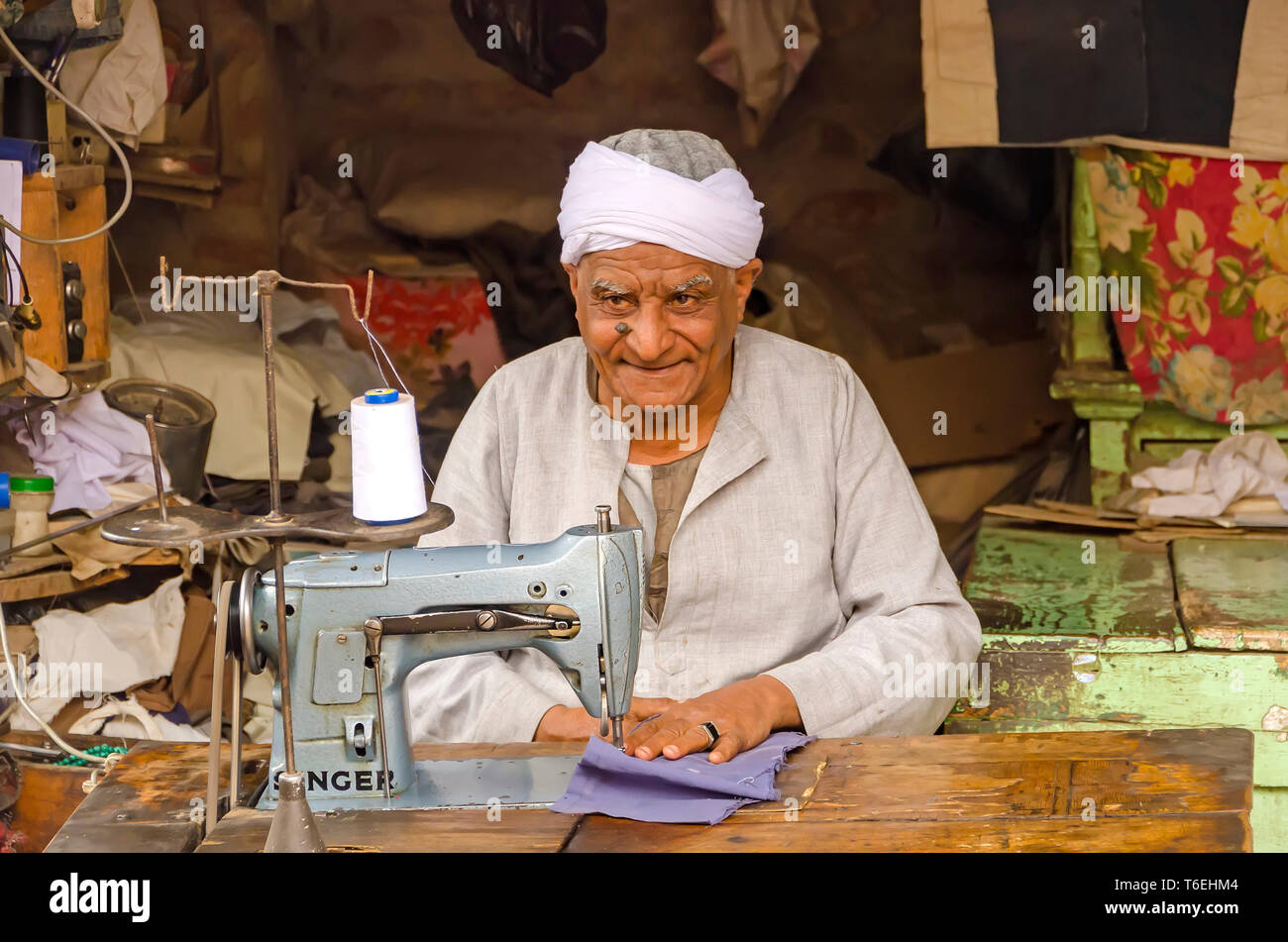 Egyptian stand hi-res stock photography and images - Alamy