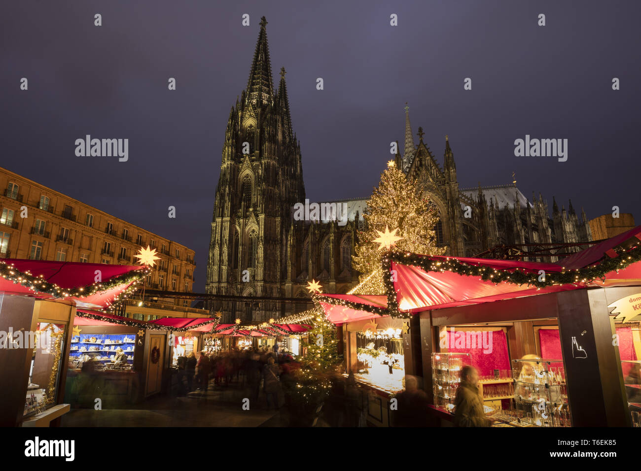 Christmas market at the Cathedral of Cologne Stock Photo - Alamy