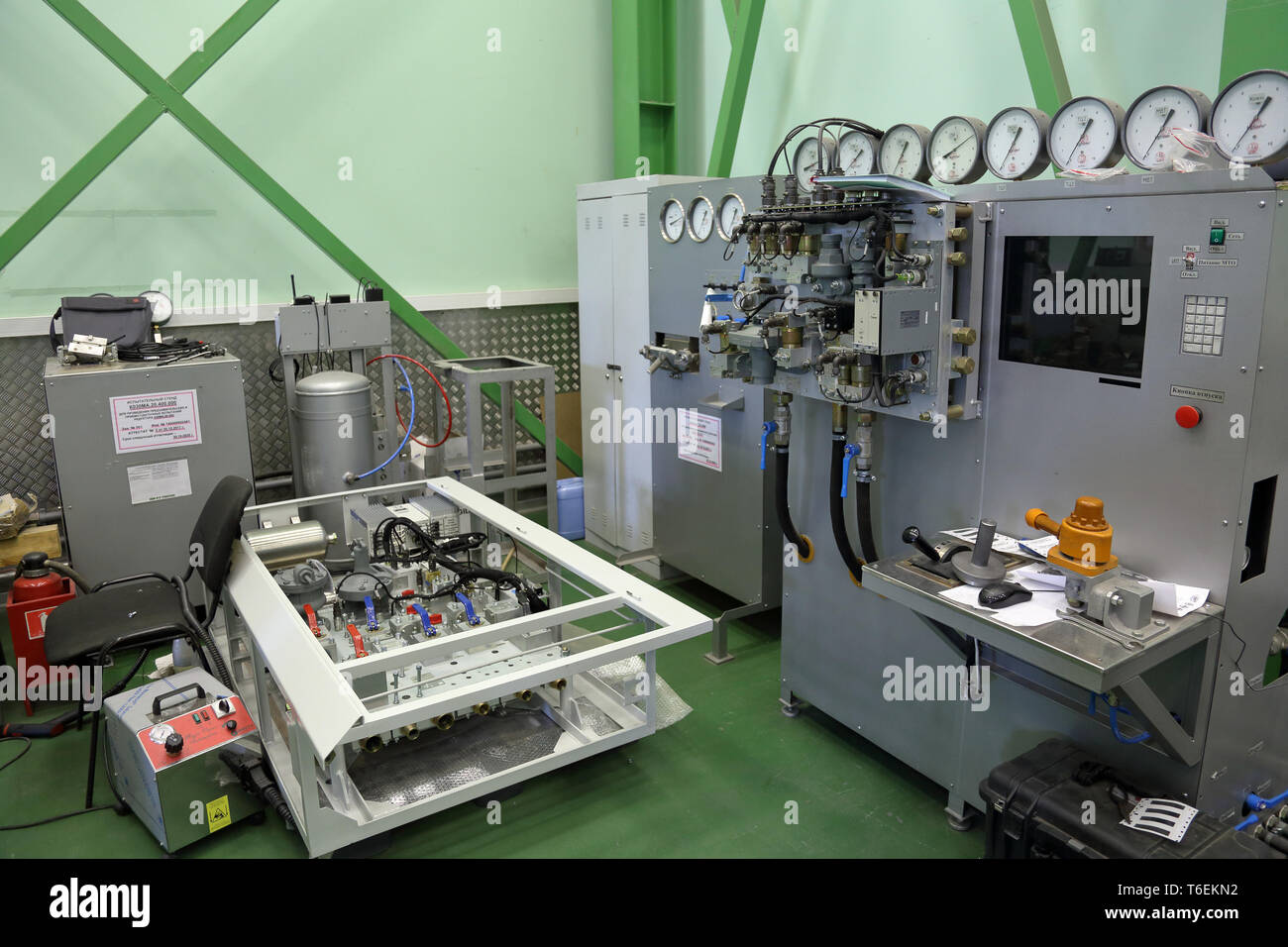 Measuring instrument with dial Stock Photo - Alamy