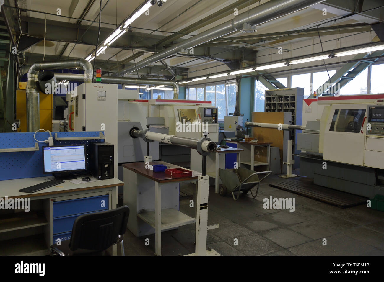 Metalcutting hi-res stock photography and images - Alamy