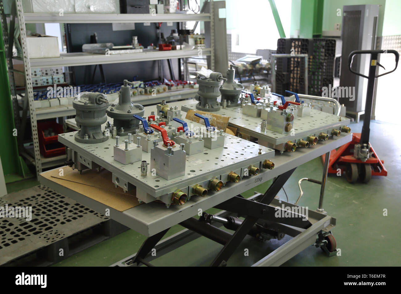 Railway braking system hi-res stock photography and images - Alamy