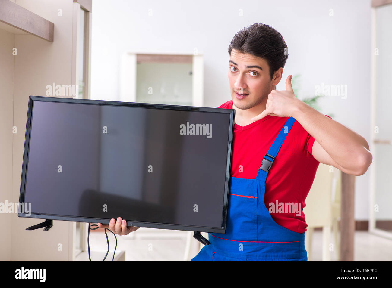 Maintenance enginee hi-res stock photography and images - Alamy