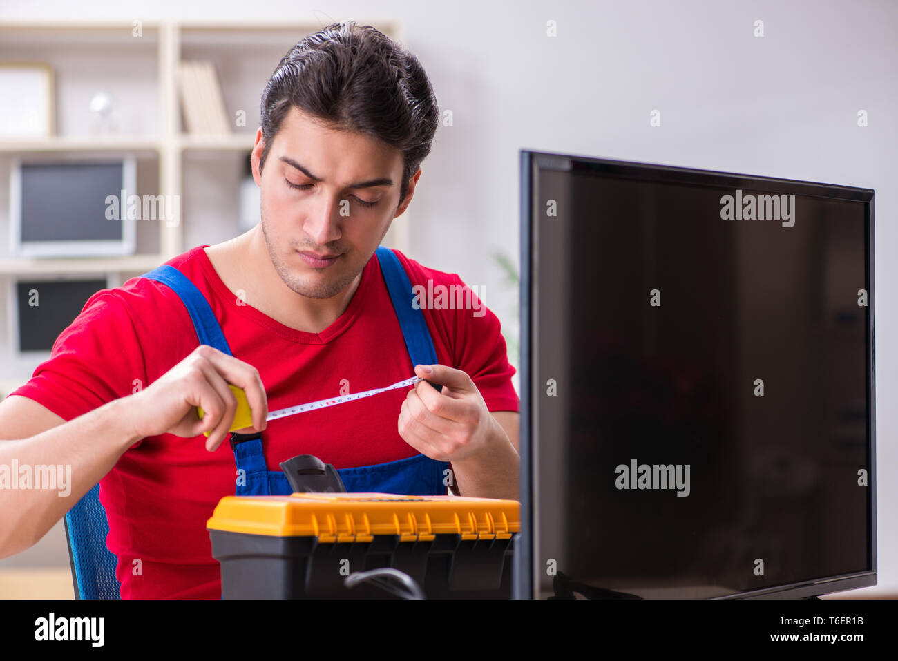 Broken measuring tape hi-res stock photography and images - Alamy