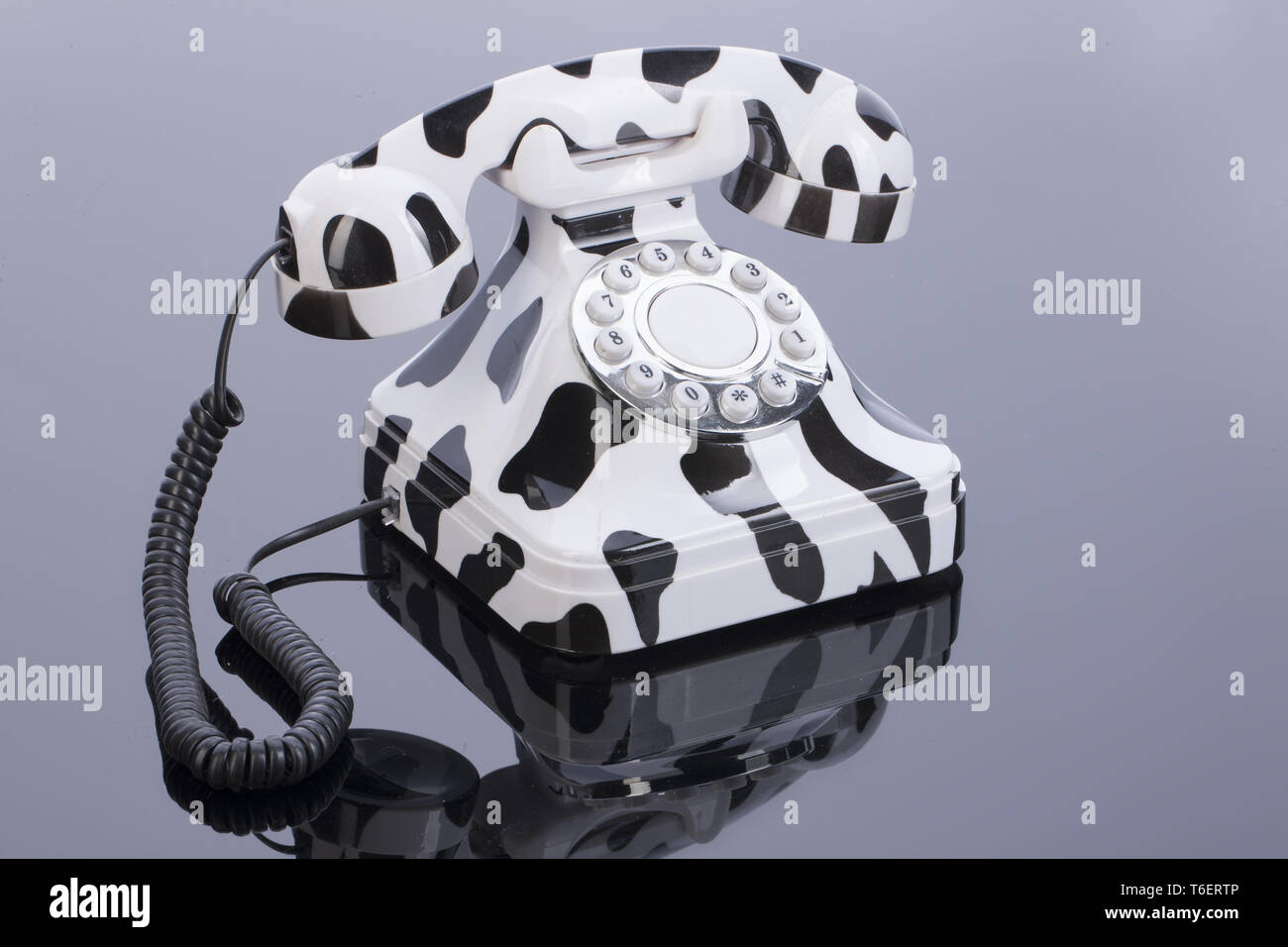 Antique phone set dial hi-res stock photography and images - Alamy