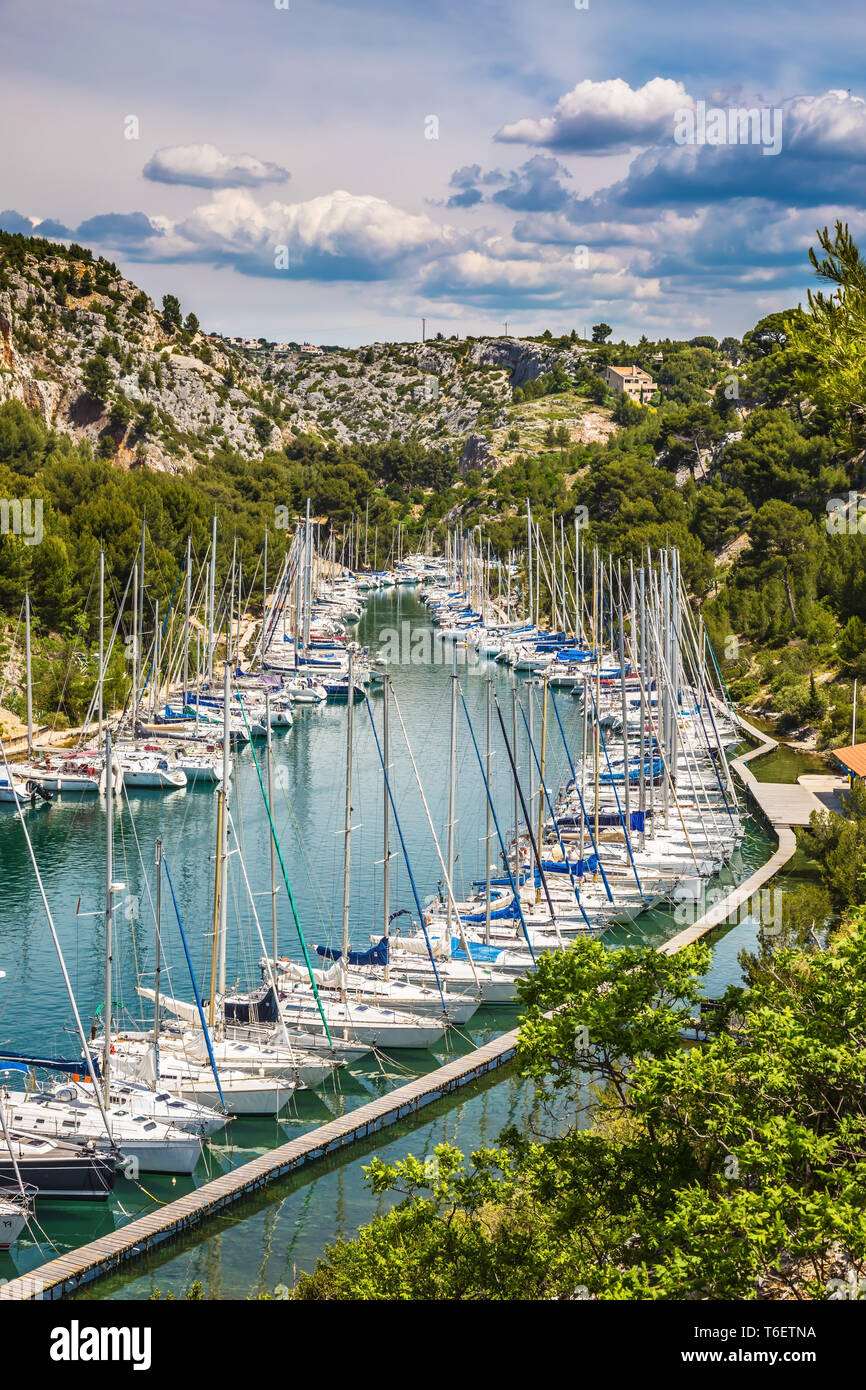 Picturesque small bay - Calanques Stock Photo - Alamy