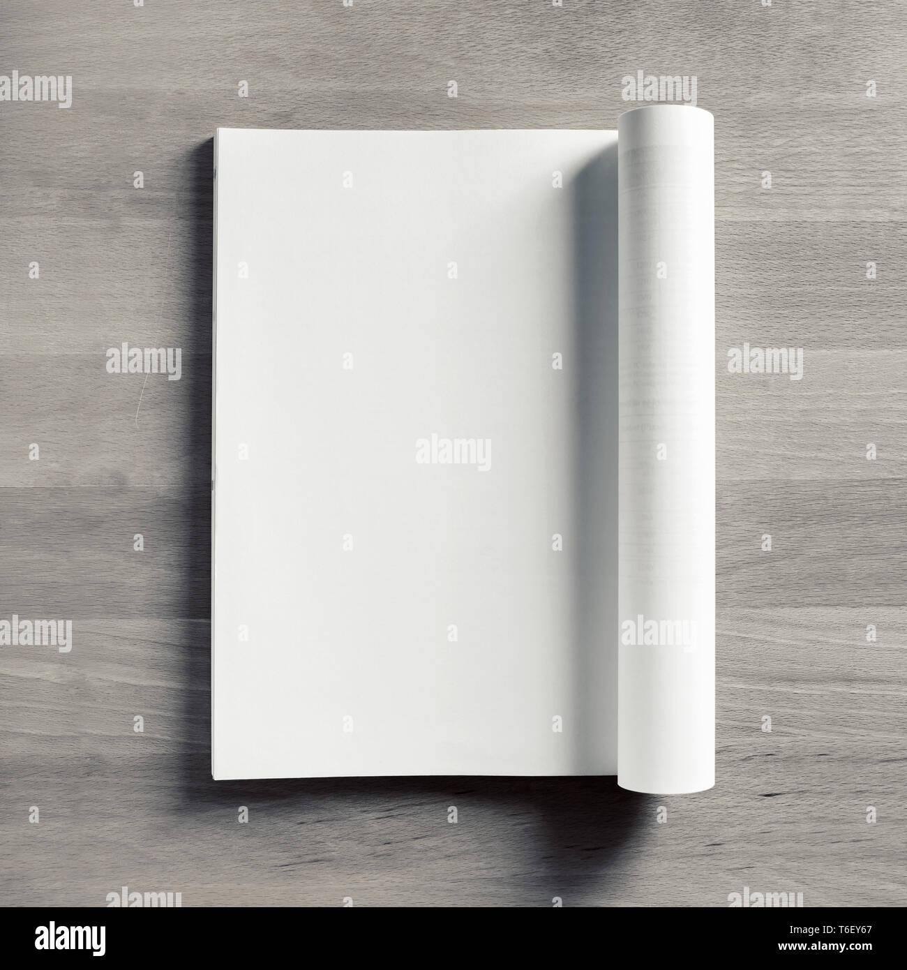 Empty magazine hi-res stock photography and images - Alamy