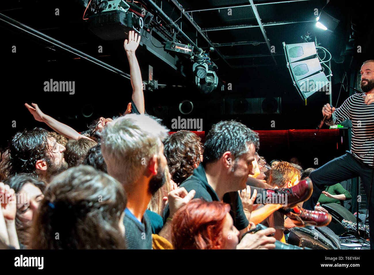 Idles on stage hi-res stock photography and images - Alamy