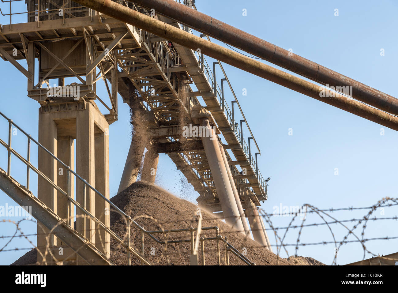 Gravel pile in an aggregate hi-res stock photography and images - Alamy