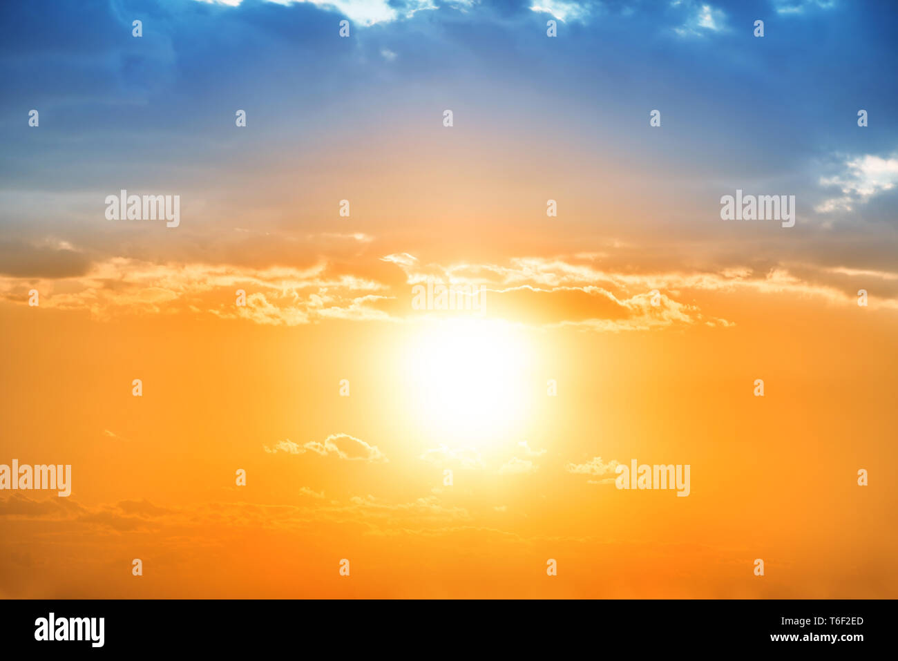 Big sun horizon hi-res stock photography and images - Alamy