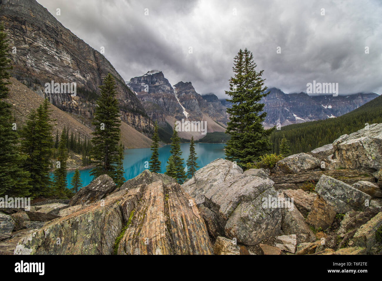 Moraine rocks hi-res stock photography and images - Alamy