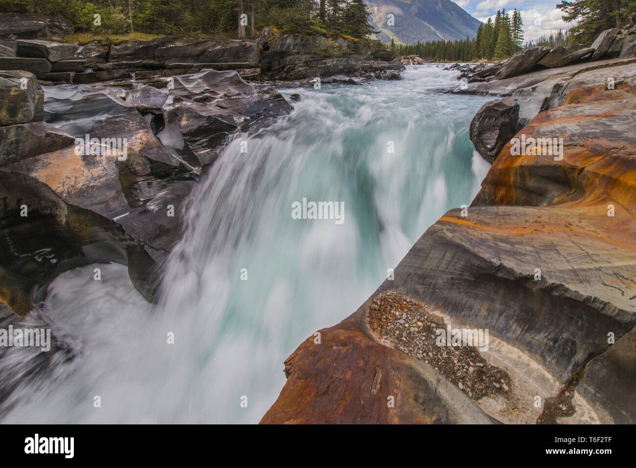 Whitewater canada columbia river hi-res stock photography and images ...