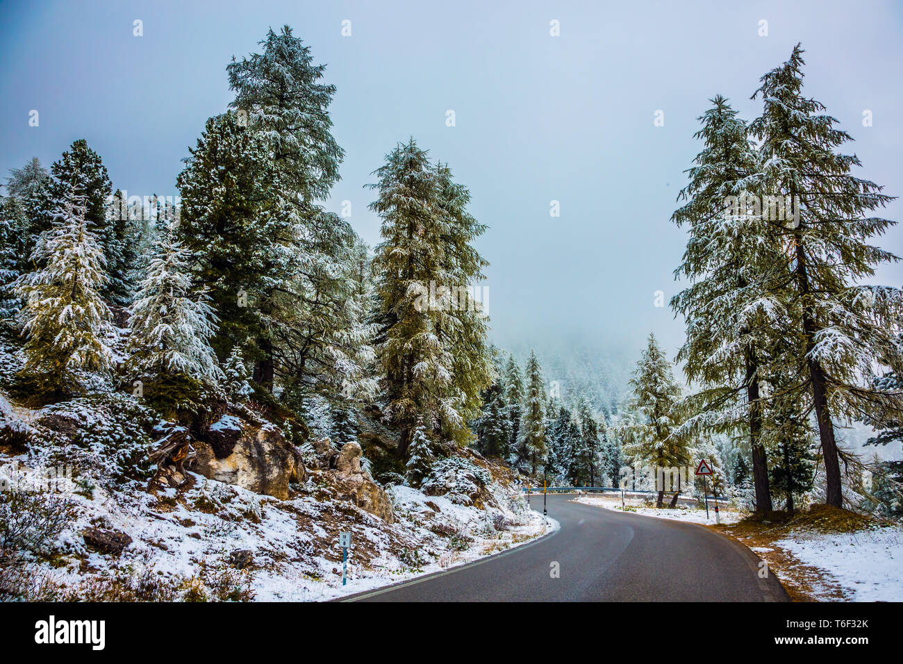 View wet rural road hi-res stock photography and images - Alamy