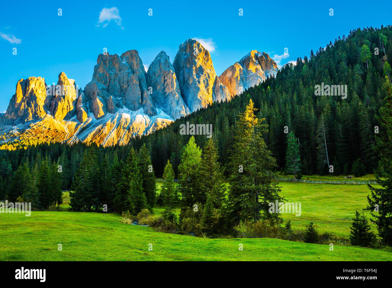 Magnificent serrated cliffs Stock Photo - Alamy