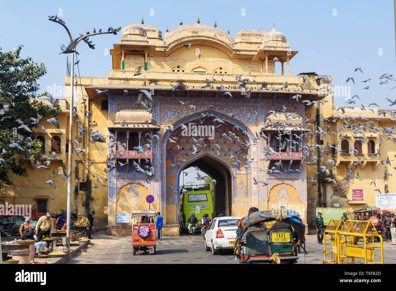Tripolia gate jaipur hi-res stock photography and images - Alamy