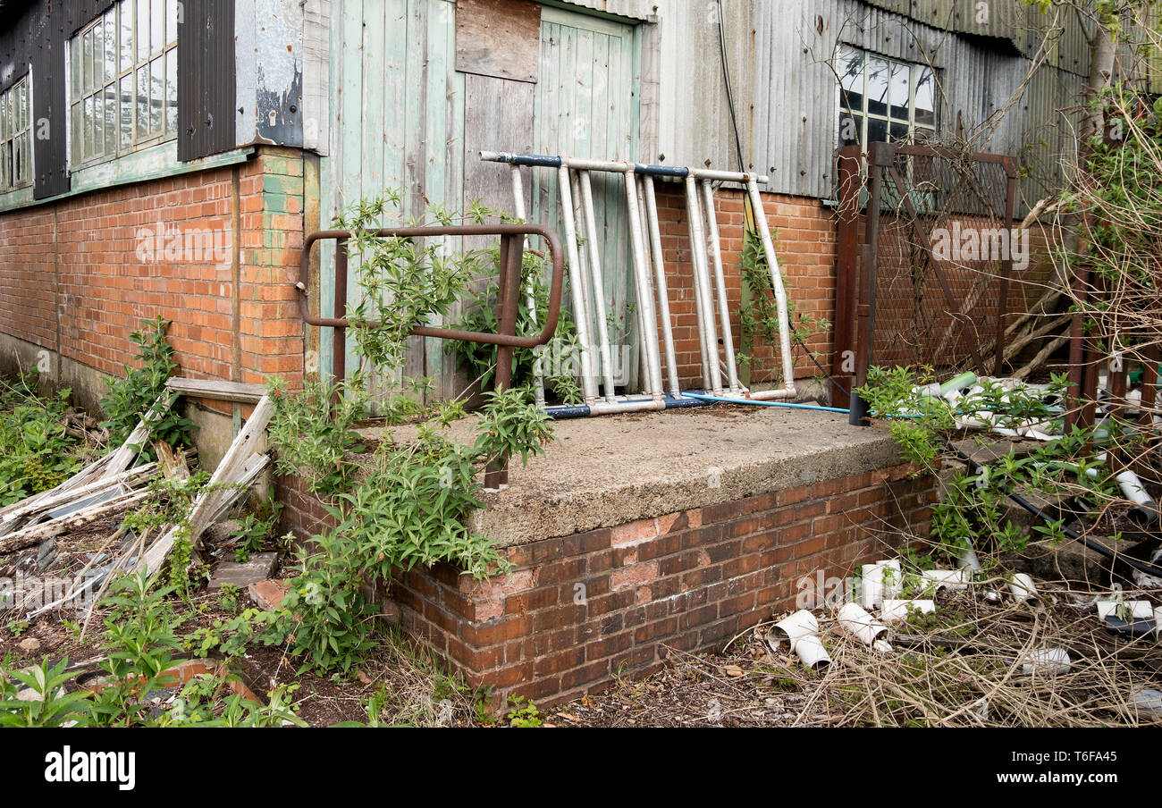 Broken down dock hi-res stock photography and images - Alamy