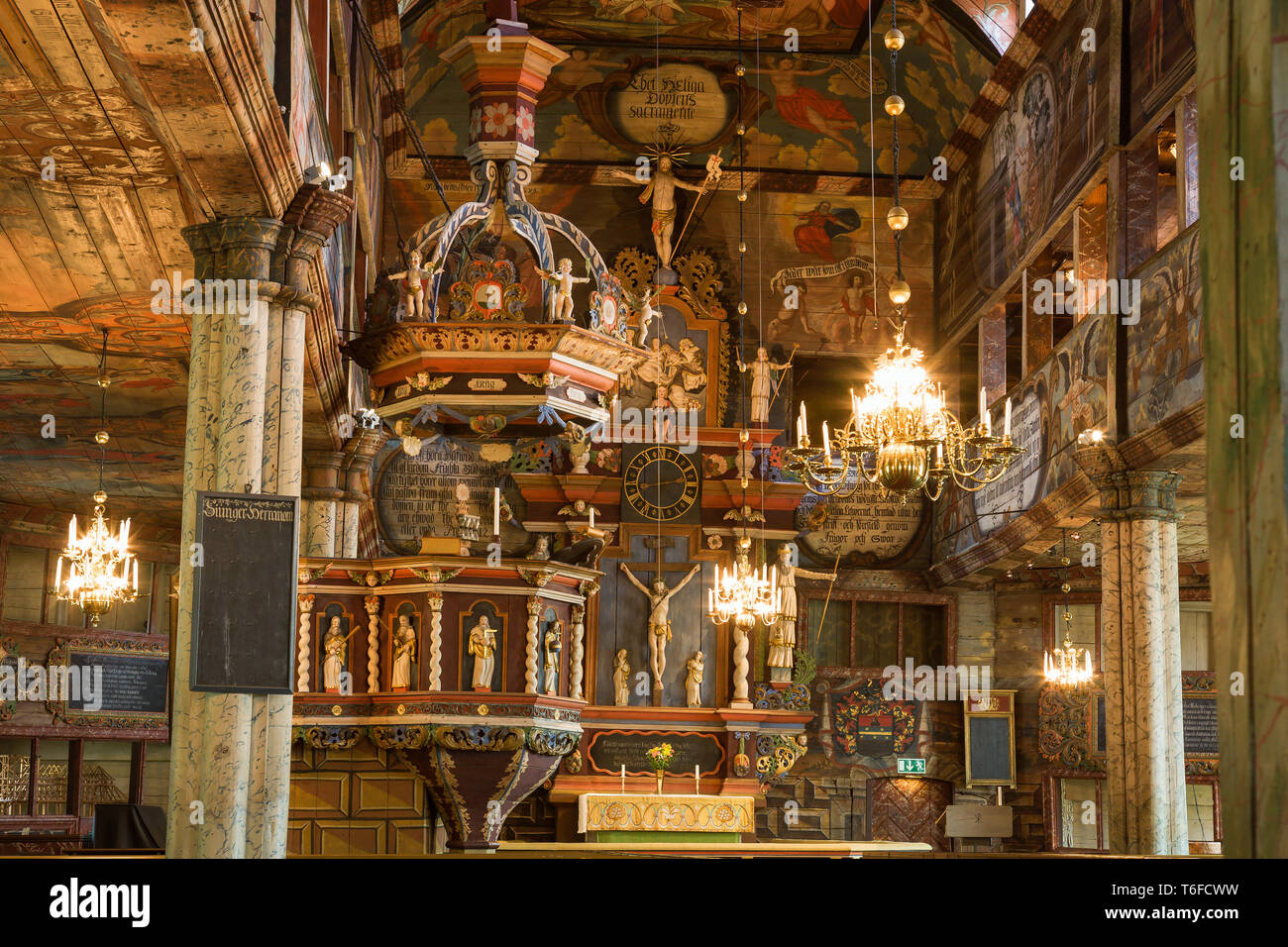 Altar in sanctuary church hi-res stock photography and images - Alamy