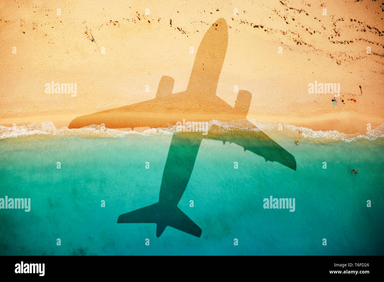 Airplane shadow beach hi-res stock photography and images - Alamy