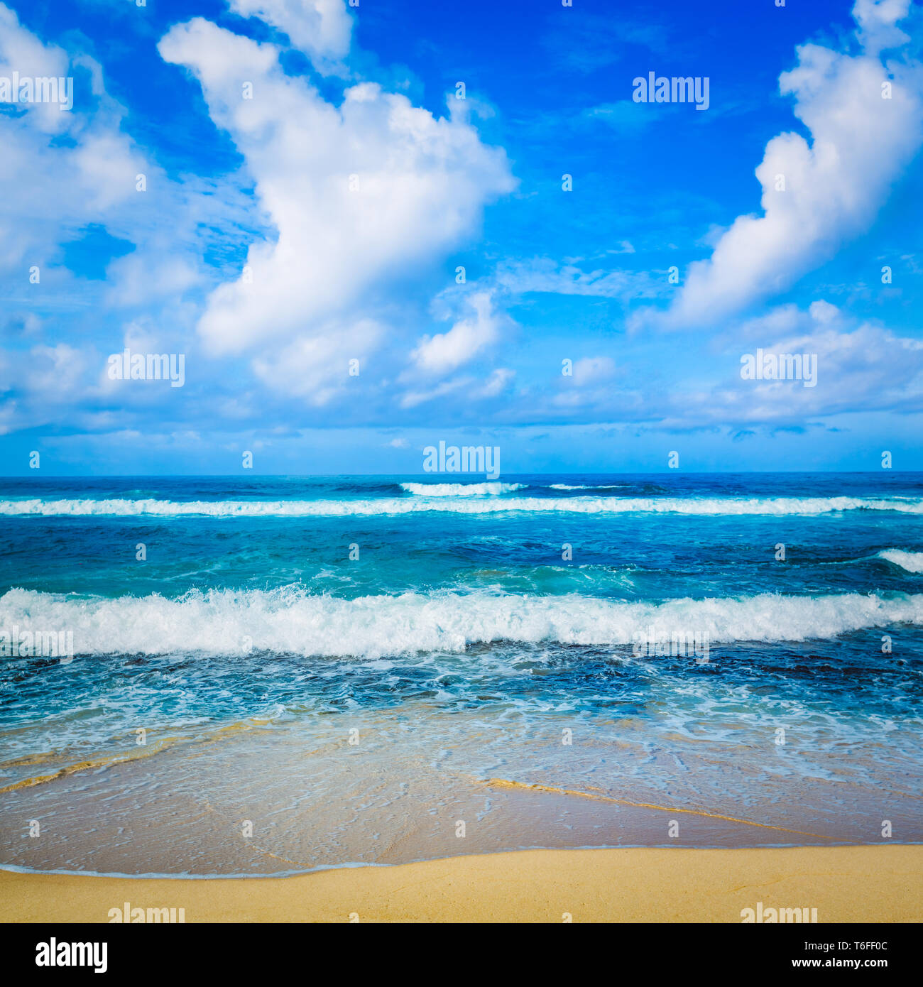 The Indian ocean landscape. Beautiful view of a sea Stock Photo - Alamy